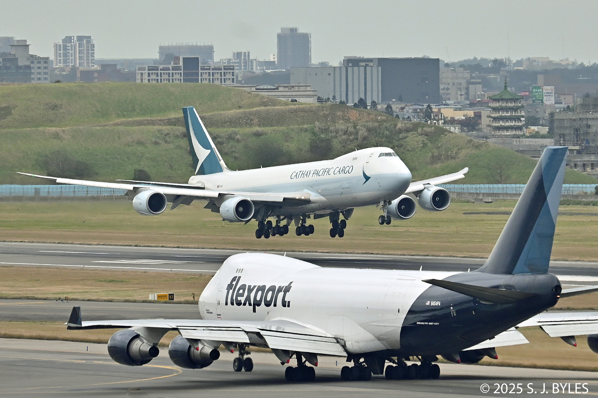 Long Live The Queen – Aircraft-Photo.Com